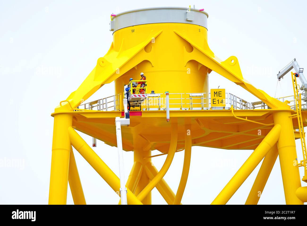 Simon Snorkel cherry picker inspection of newly built wind turbine ...