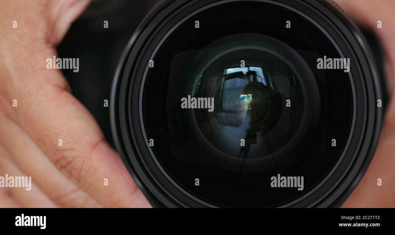 Changing the Camera lens aperture Stock Photo - Alamy