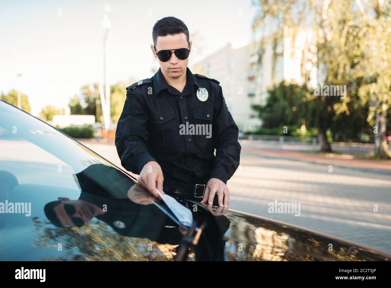 Car policeman fine driver hi-res stock photography and images - Alamy