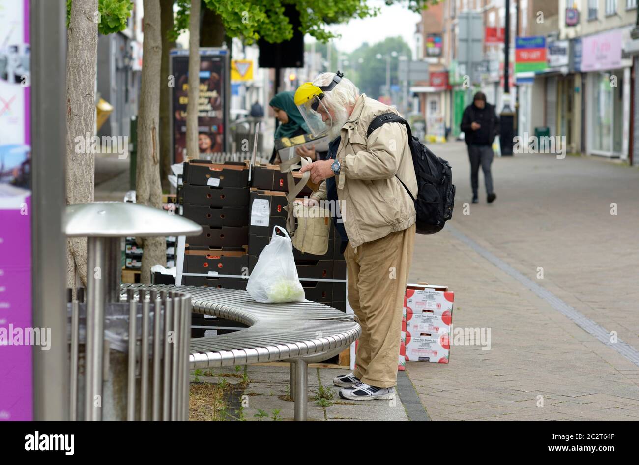 Old man shopping hi-res stock photography and images - Alamy