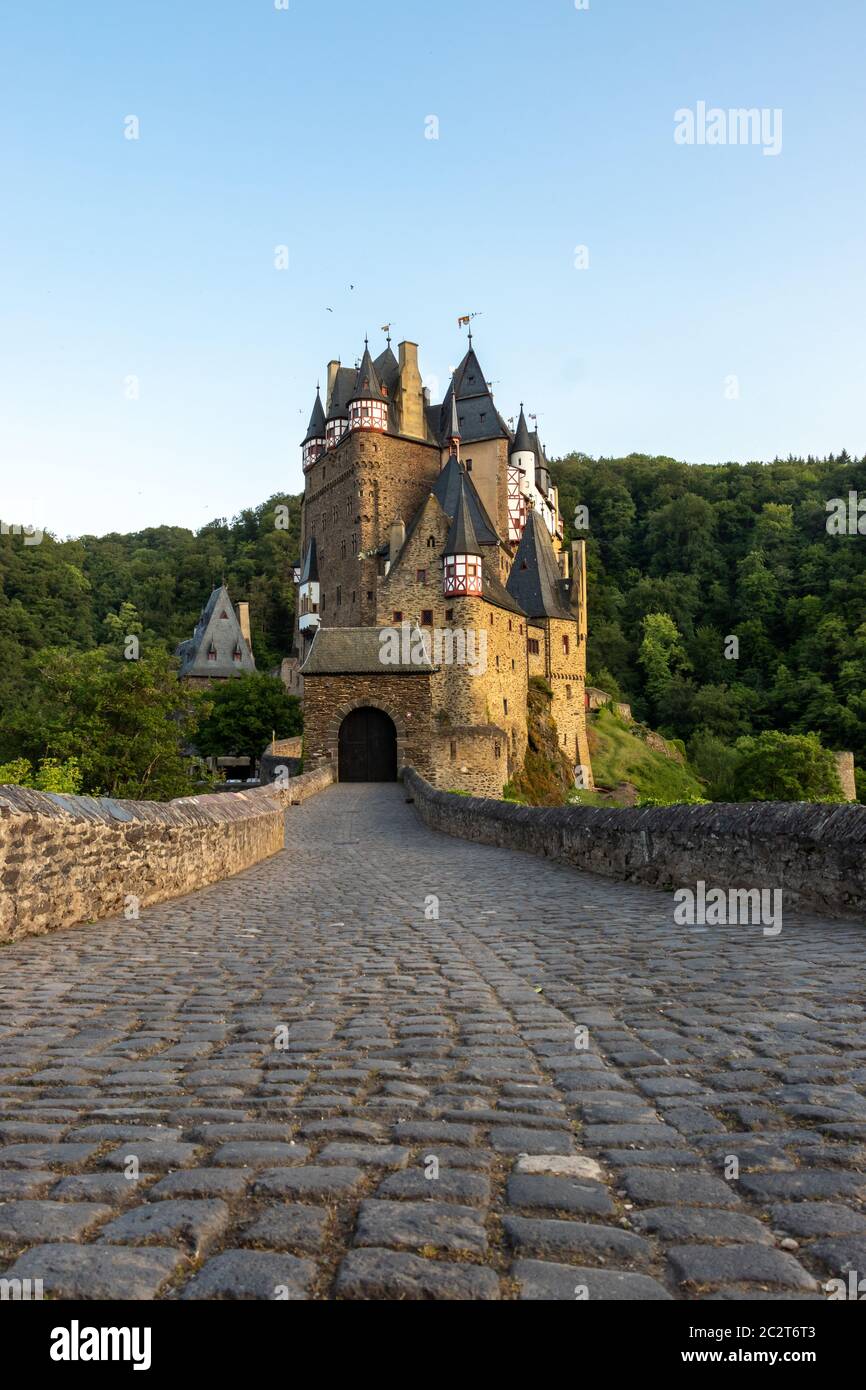 Eltz schloss deutschland hi-res stock photography and images - Alamy