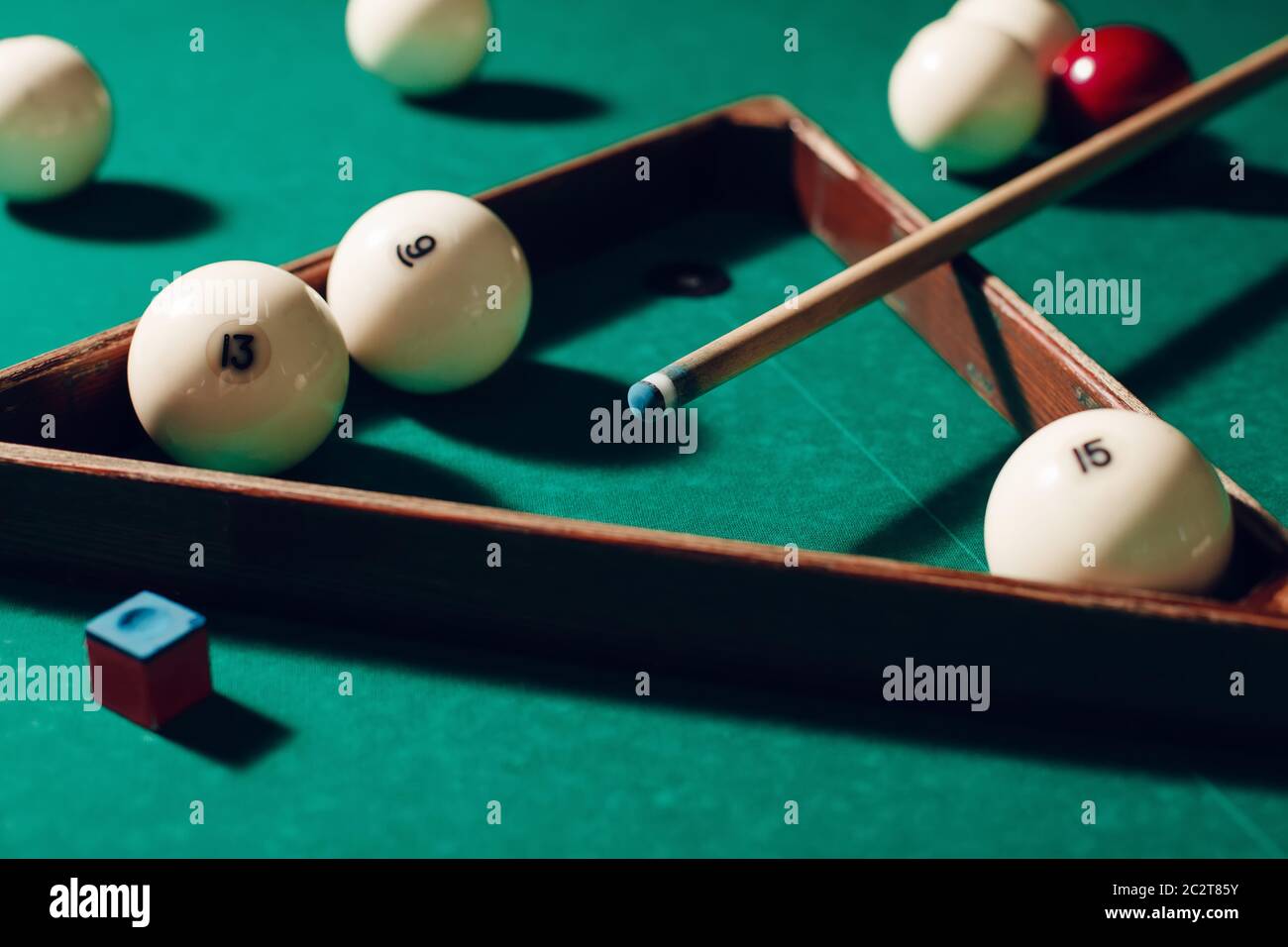 Triangle frame of snooker balls hi-res stock photography and images - Alamy