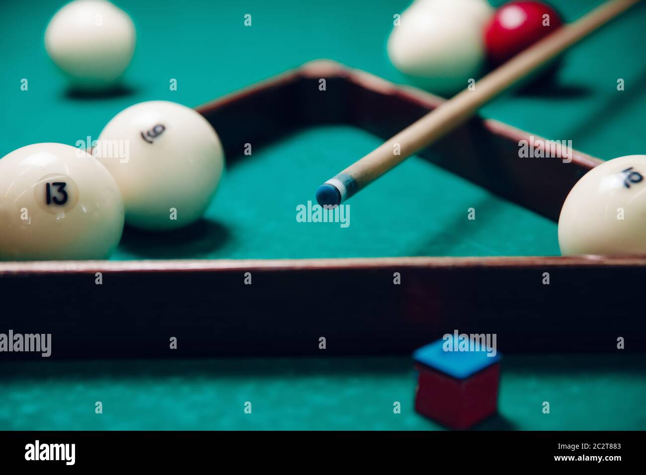 Triangle frame of snooker balls hi-res stock photography and images - Alamy