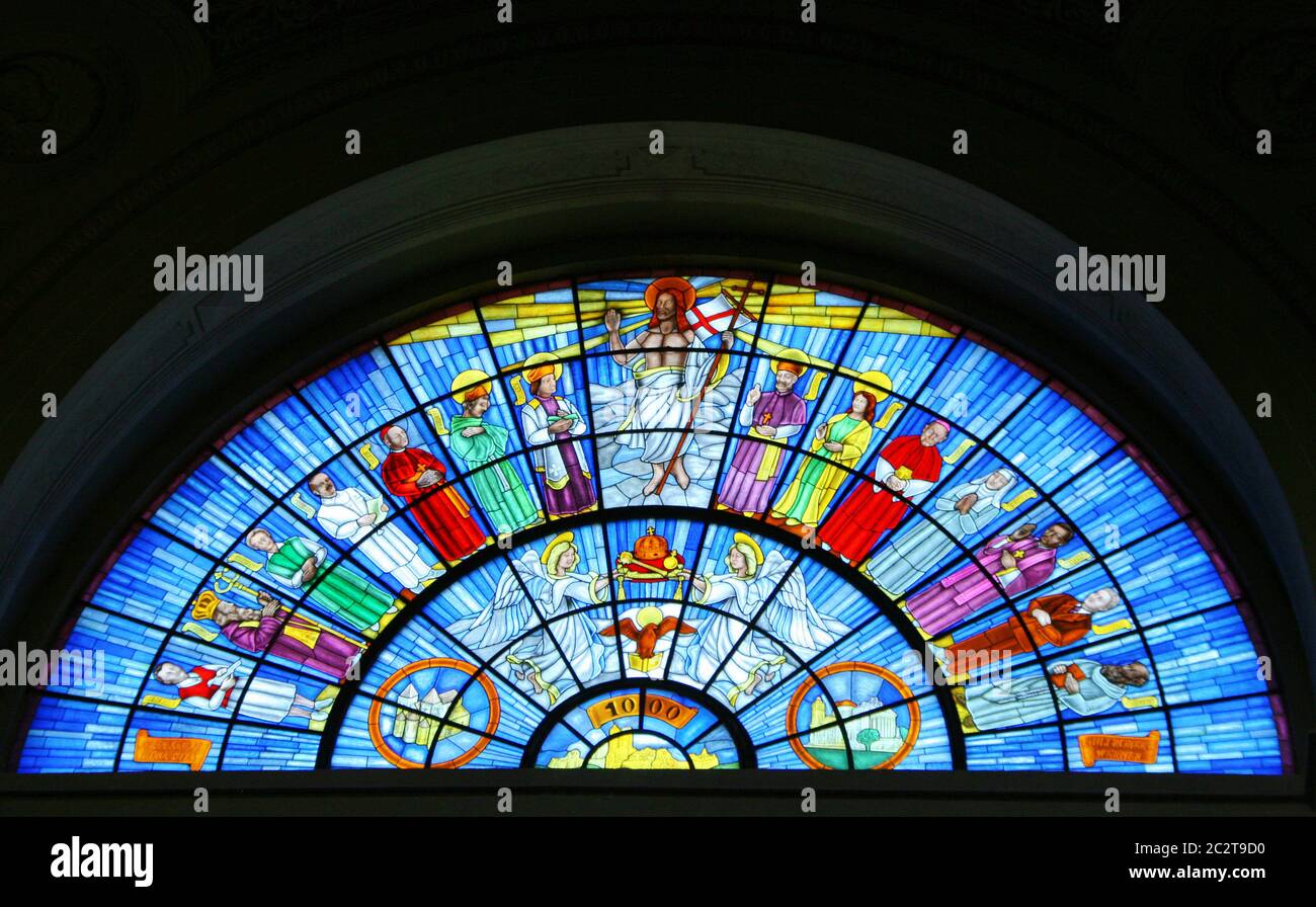 Glass arch hi-res stock photography and images - Alamy