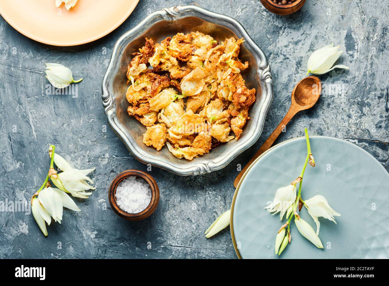 Eating yucca flowers hi-res stock photography and images - Alamy
