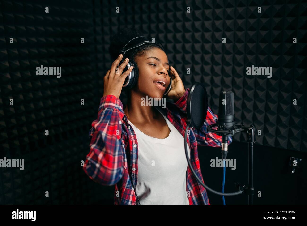 Female Singer High Resolution Stock Photography and Images - Alamy
