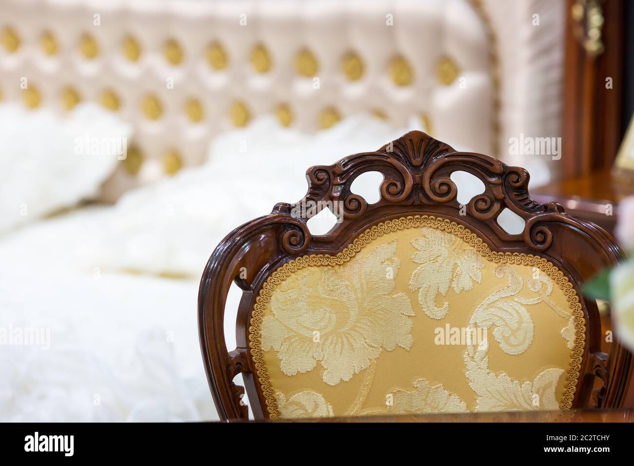 Hotel room bed and back wall hi-res stock photography and images - Alamy
