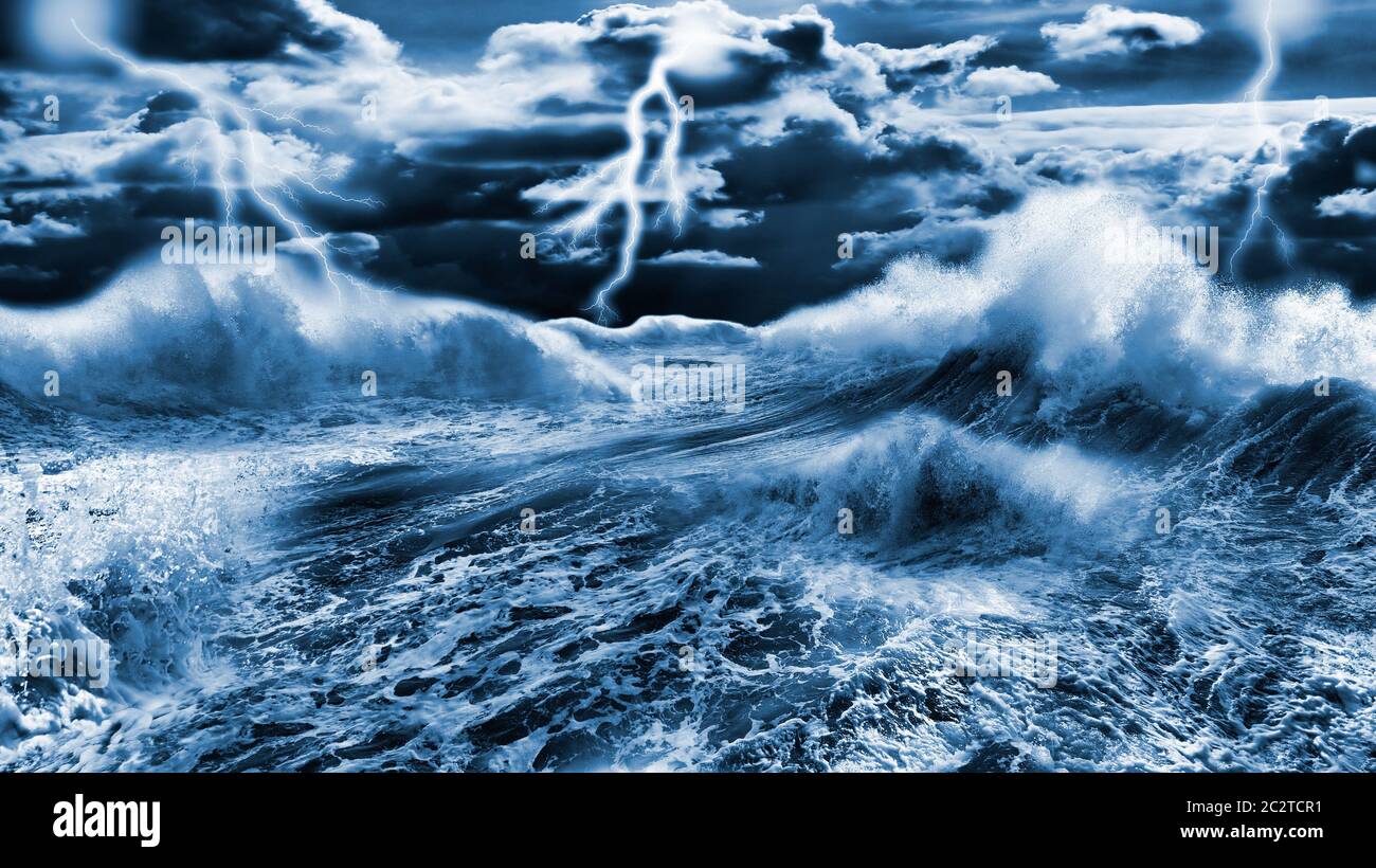 Scary Ocean Waves Storm