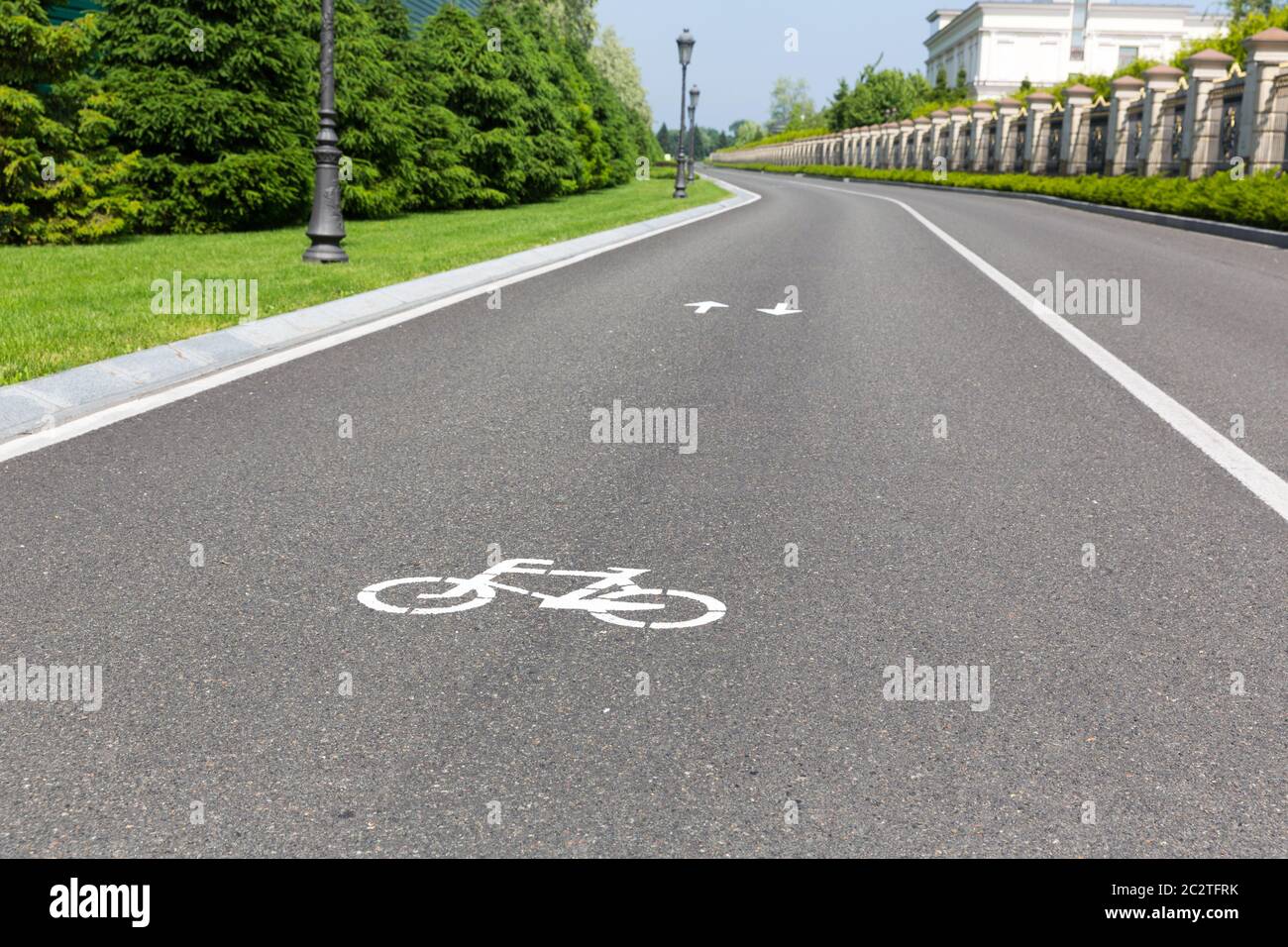 Modern asphalt track for cyclists Stock Photo - Alamy