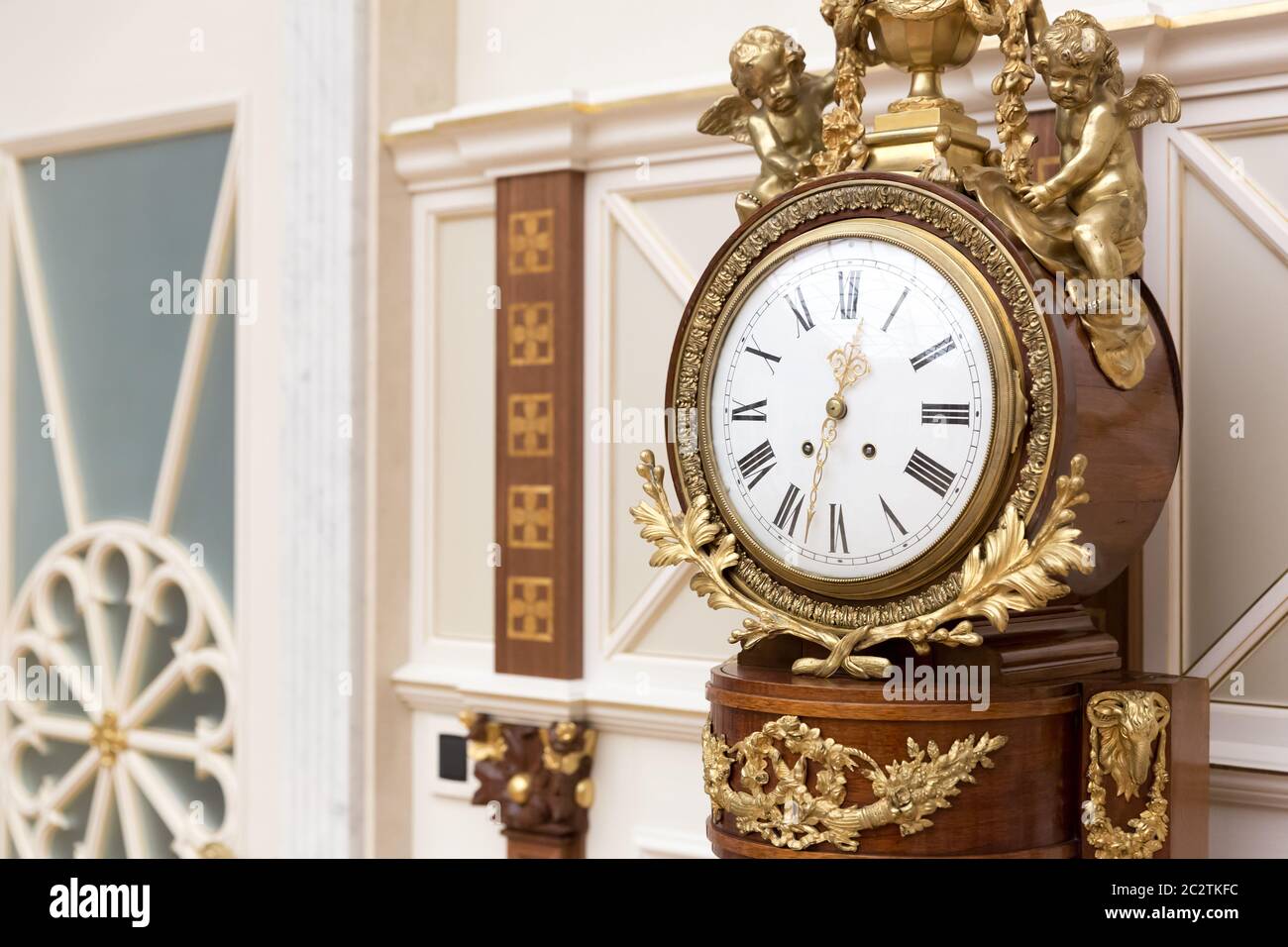 Statue of pendulum hi-res stock photography and images - Alamy