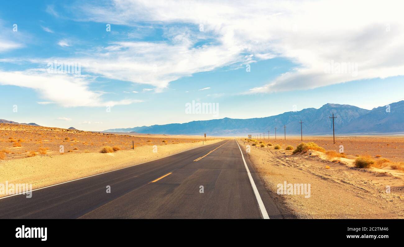 Monument valley road going to the horizon at sandstorm Stock Photo - Alamy
