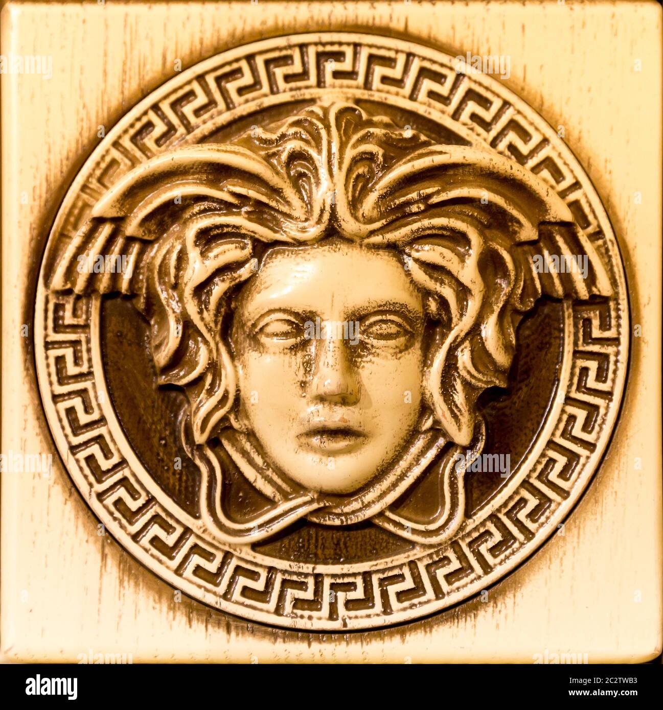 Wood carved tree human face hi-res stock photography and images - Alamy