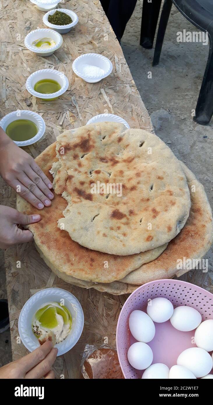 Palestinian bread hi-res stock photography and images - Alamy