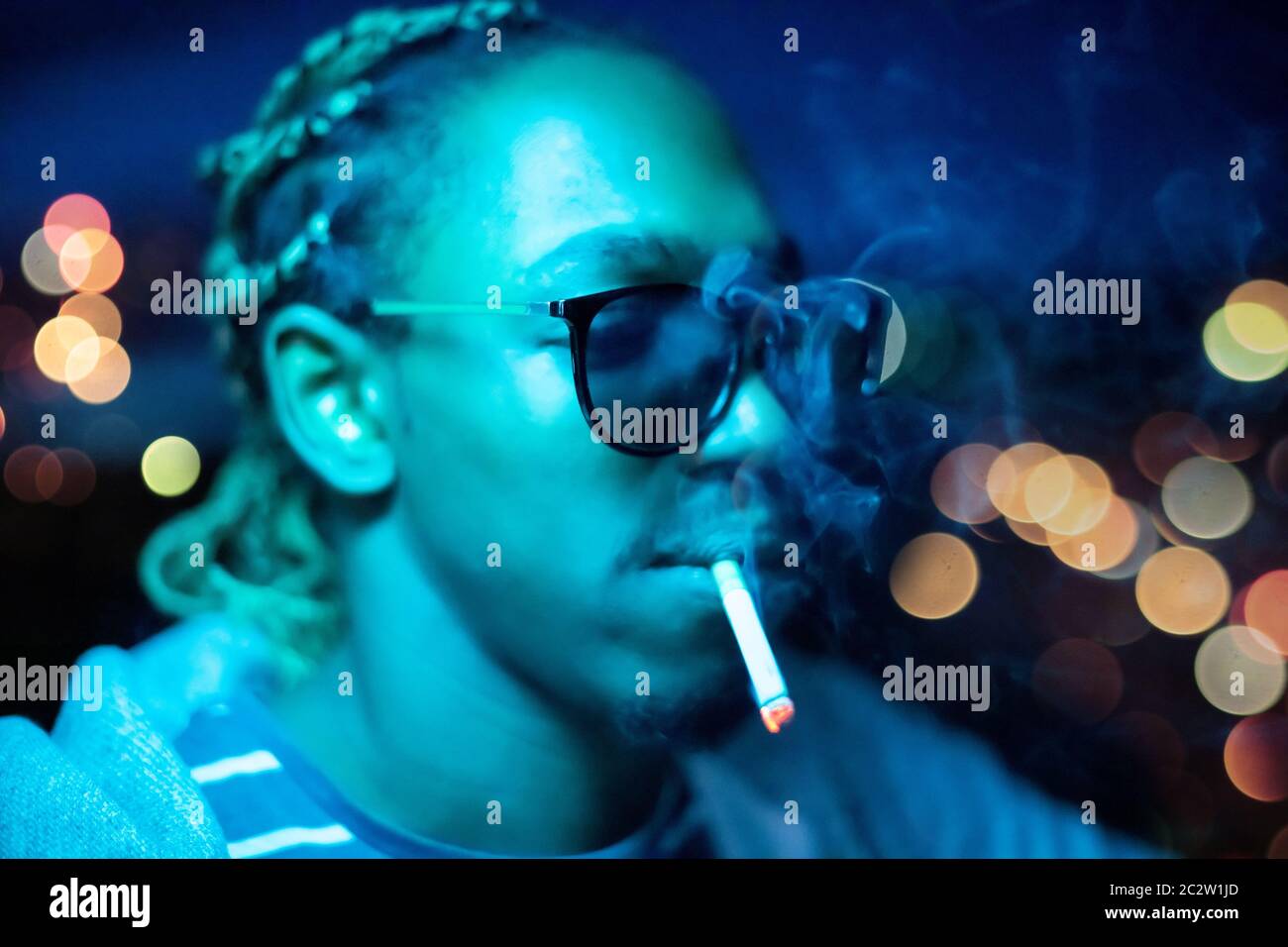African american men smoking hi-res stock photography and images - Alamy