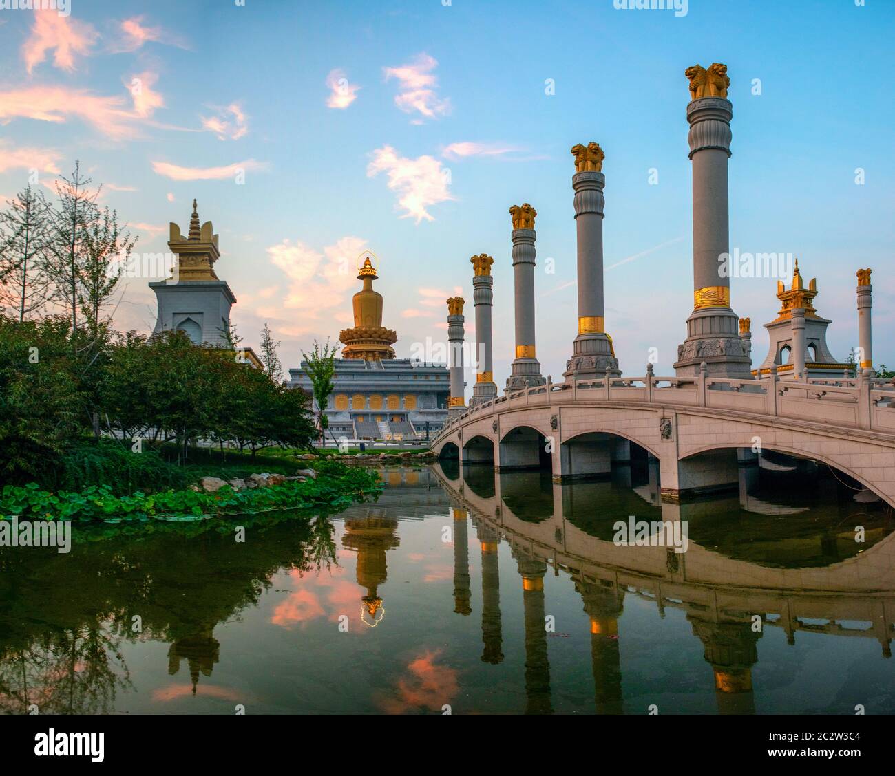 Xinglong temple hi-res stock photography and images - Alamy