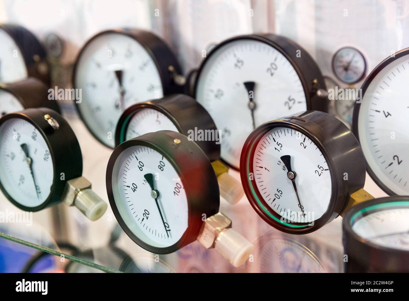 Manometers and pressure control gauges, plumbing equipment. Measure ...