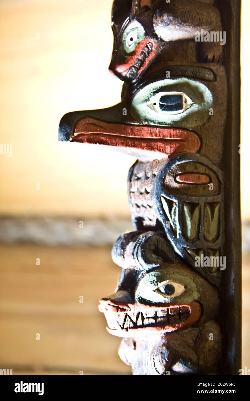 Wooden idol hi-res stock photography and images - Alamy