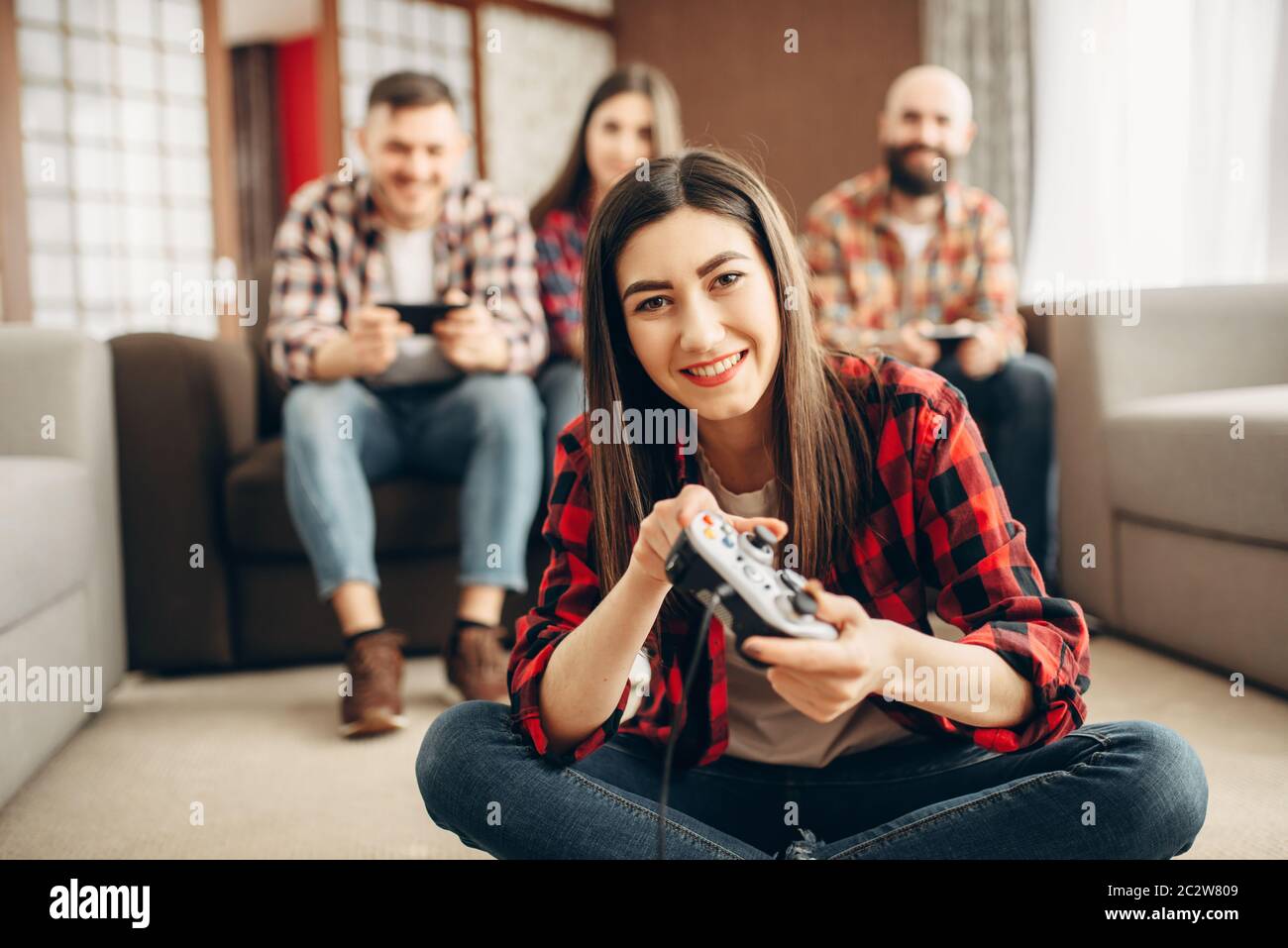Female gamers hi-res stock photography and images - Alamy