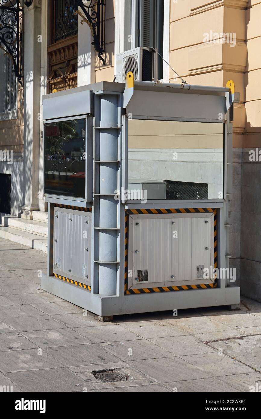 Guard booth hi-res stock photography and images - Alamy