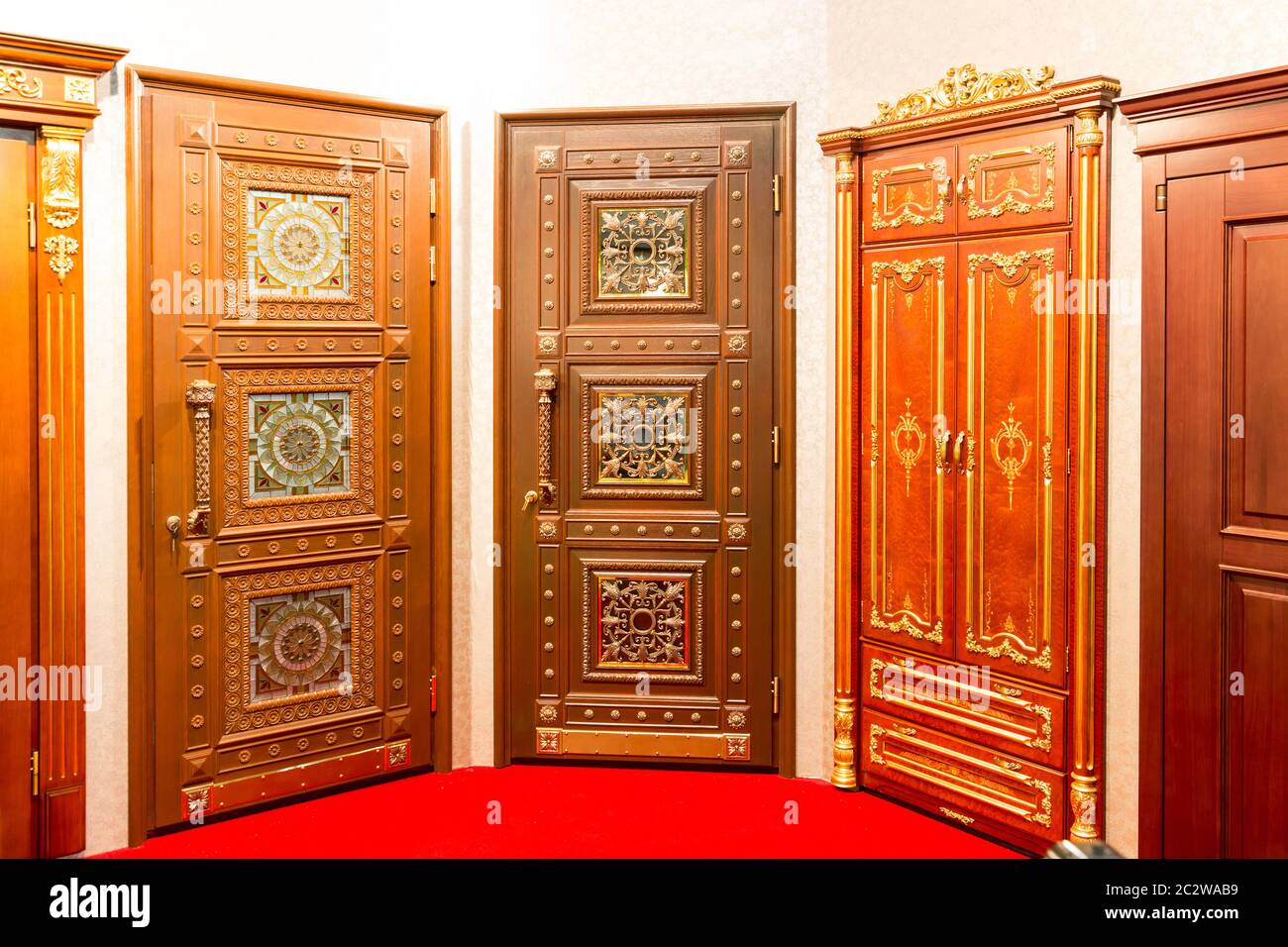 Doors brown hi-res stock photography and images - Alamy