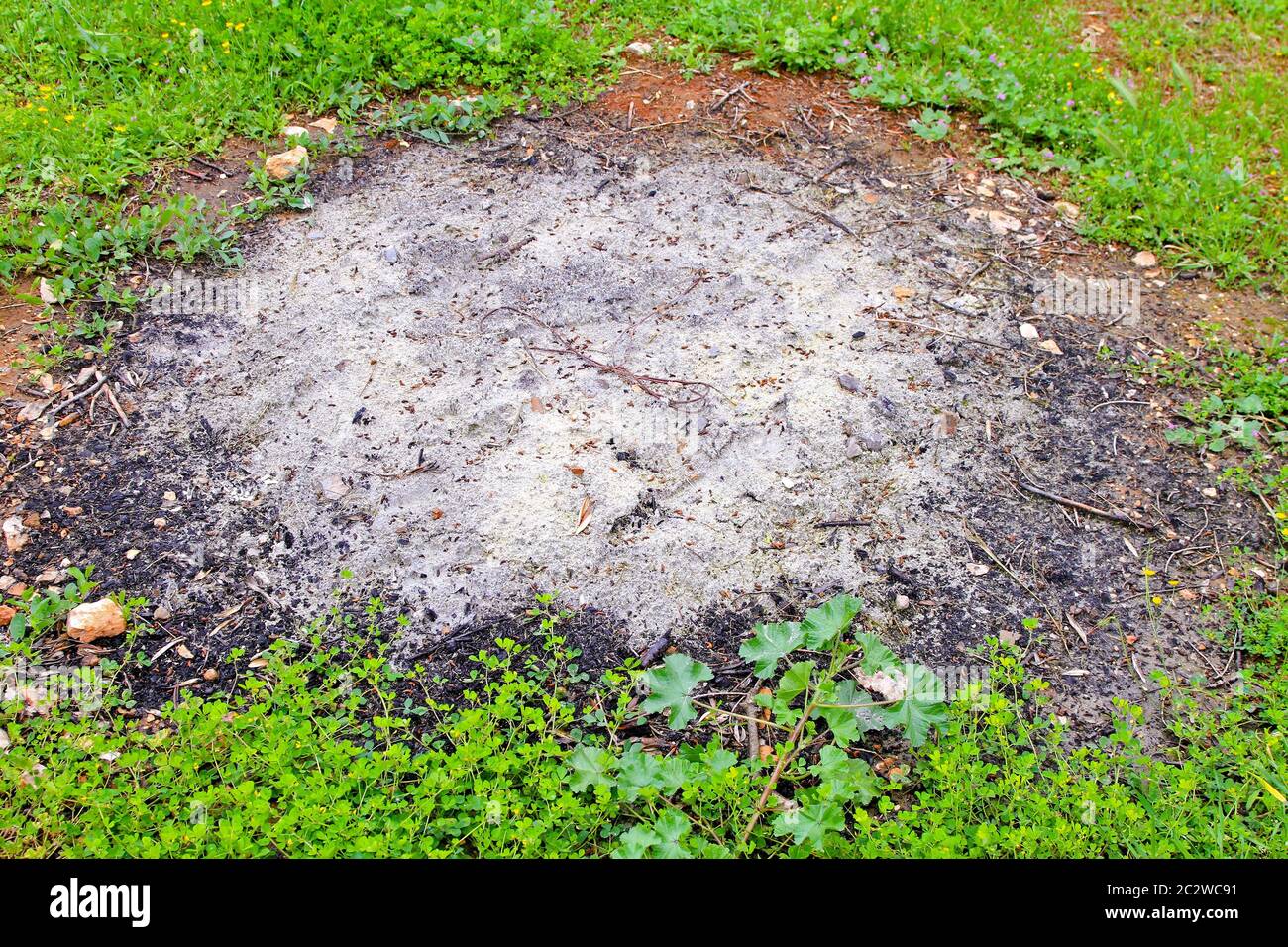 Burned out fire pit hi-res stock photography and images - Alamy