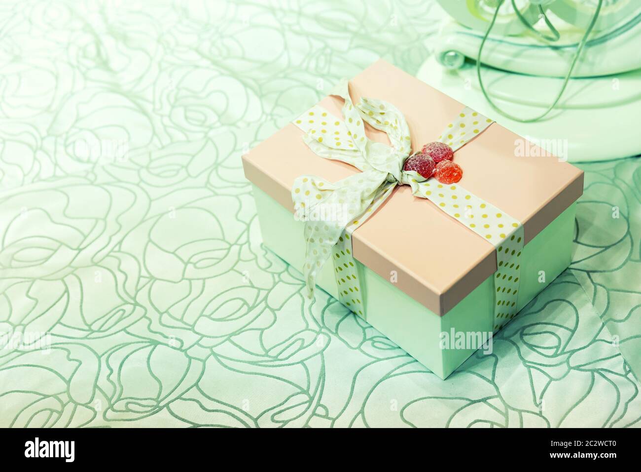 Abstract green gift hi-res stock photography and images - Alamy