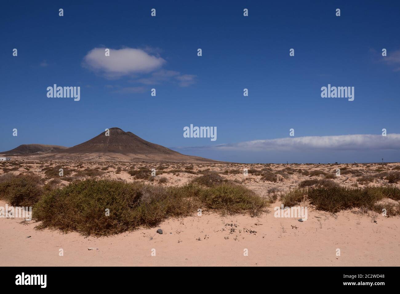 Photo Picture of a Beautiful Dry Desert Landscape Stock Photo - Alamy