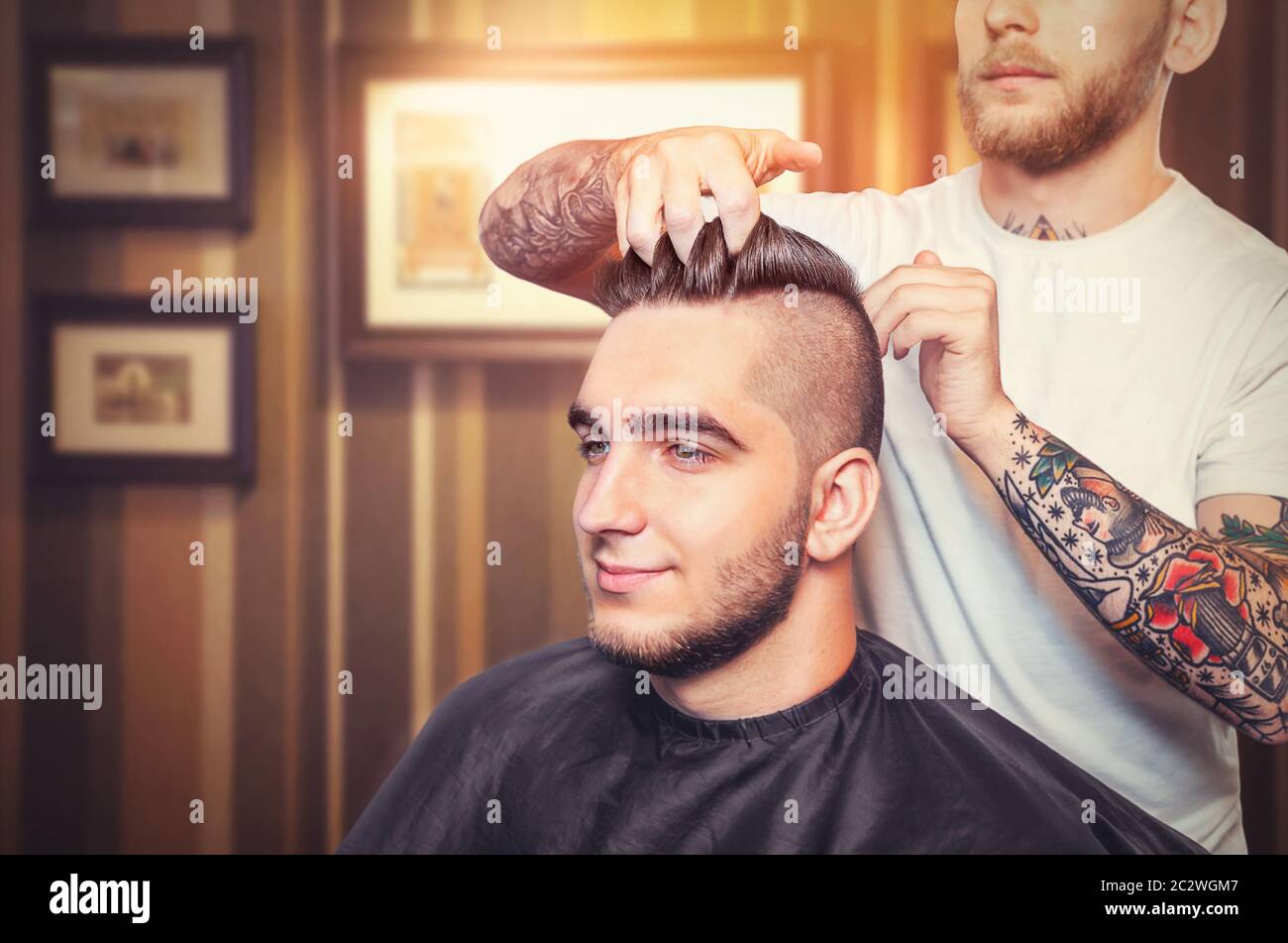Barber fingers hi-res stock photography and images - Alamy