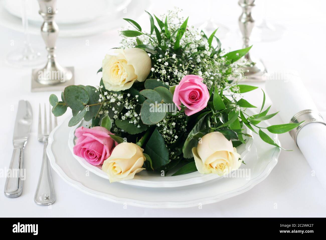 Plate with roses hi-res stock photography and images - Alamy