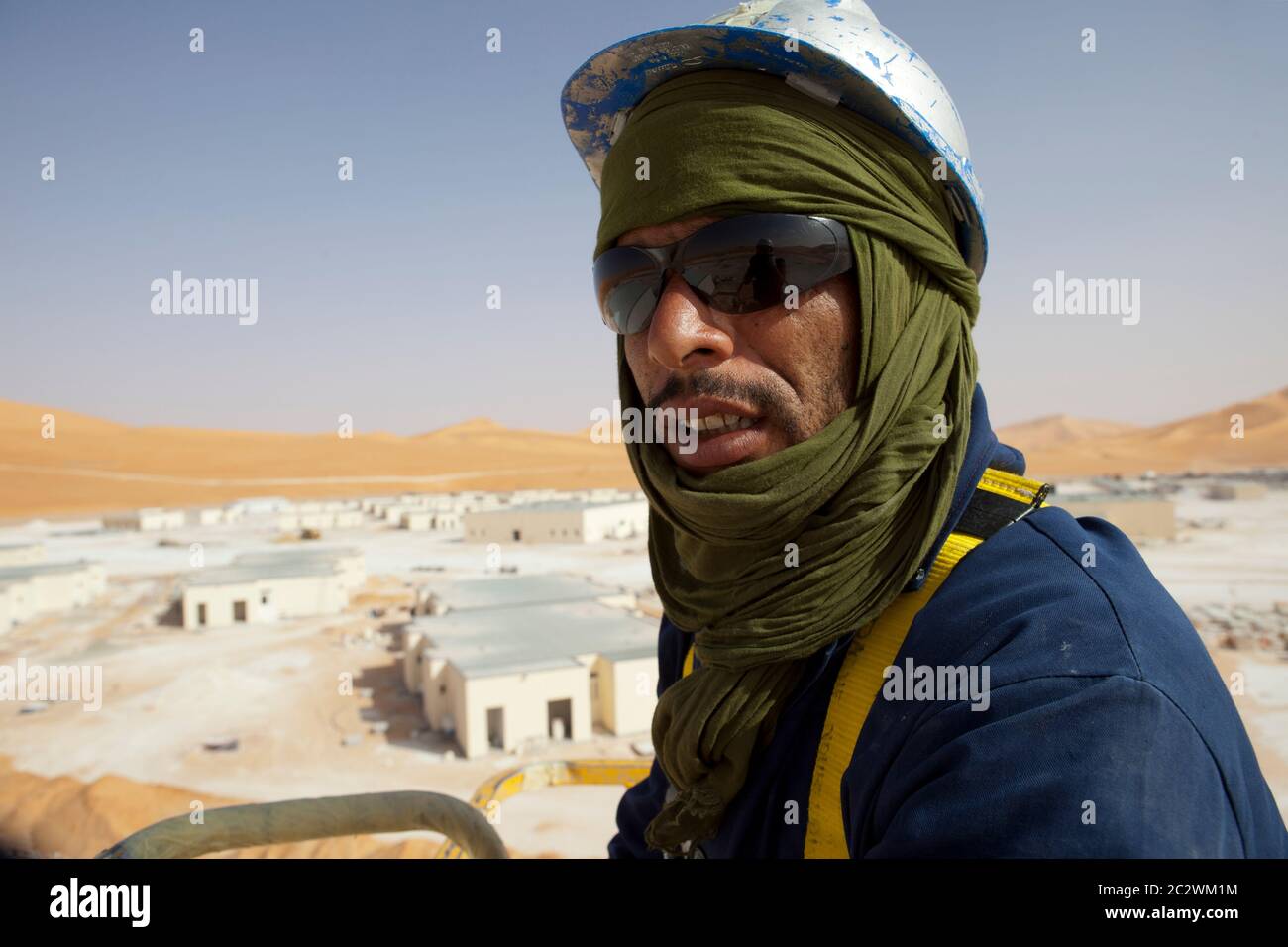 Buildings accomodation blocks for construction and management ...