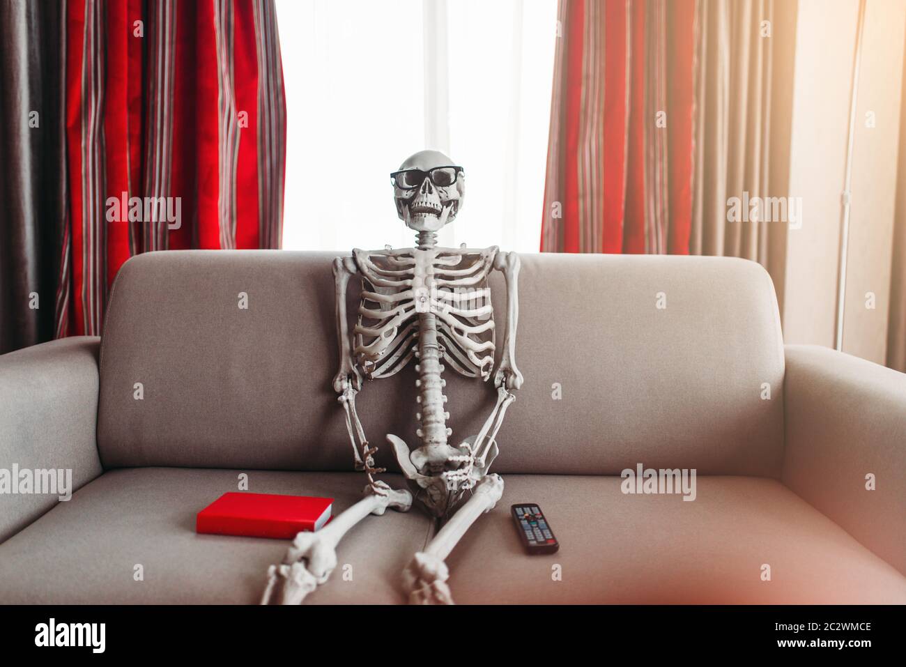 Skeleton on couch hi-res stock photography and images - Alamy