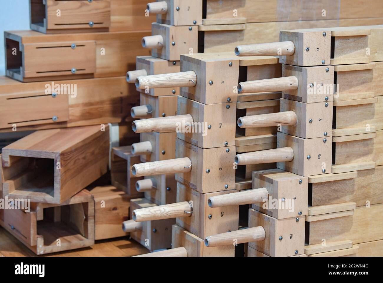 Long organ pipes hi-res stock photography and images - Alamy