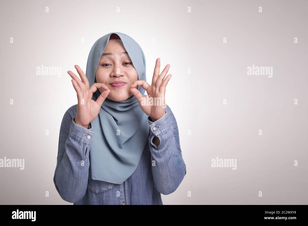 Taste gesture hi-res stock photography and images - Alamy