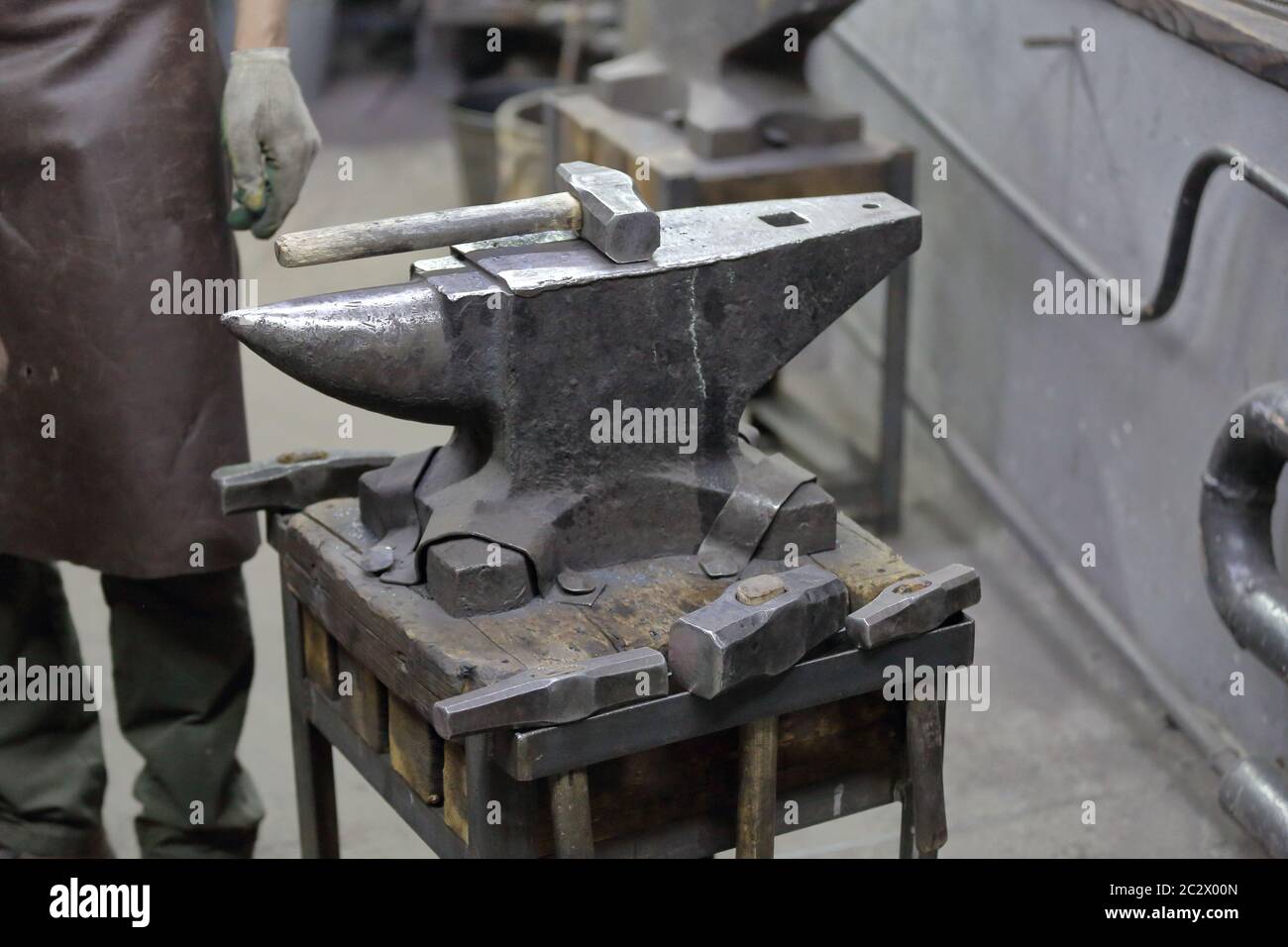 Metal forging hi-res stock photography and images - Alamy