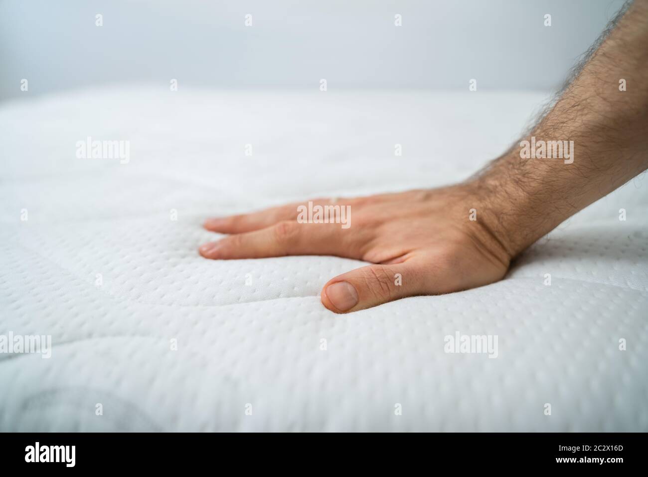 Memory foam hand hi-res stock photography and images - Alamy