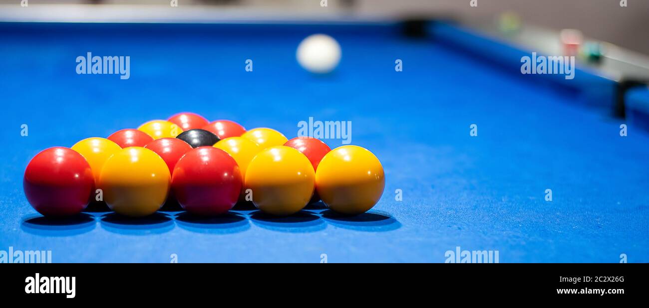 Set up billiard balls hi-res stock photography and images - Alamy