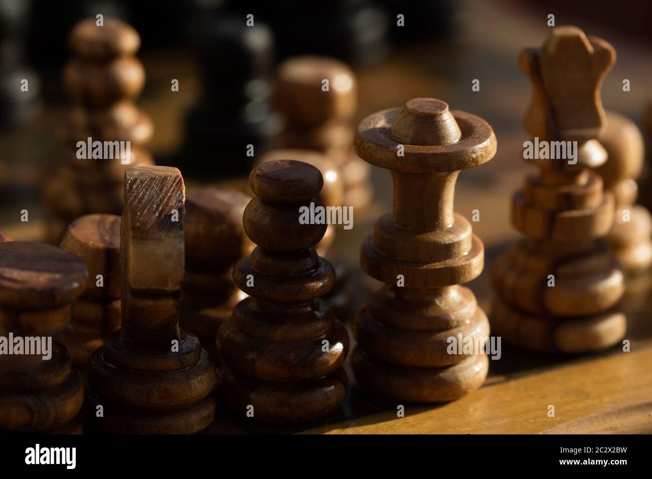 Queen on the chess board alone hi-res stock photography and images - Alamy
