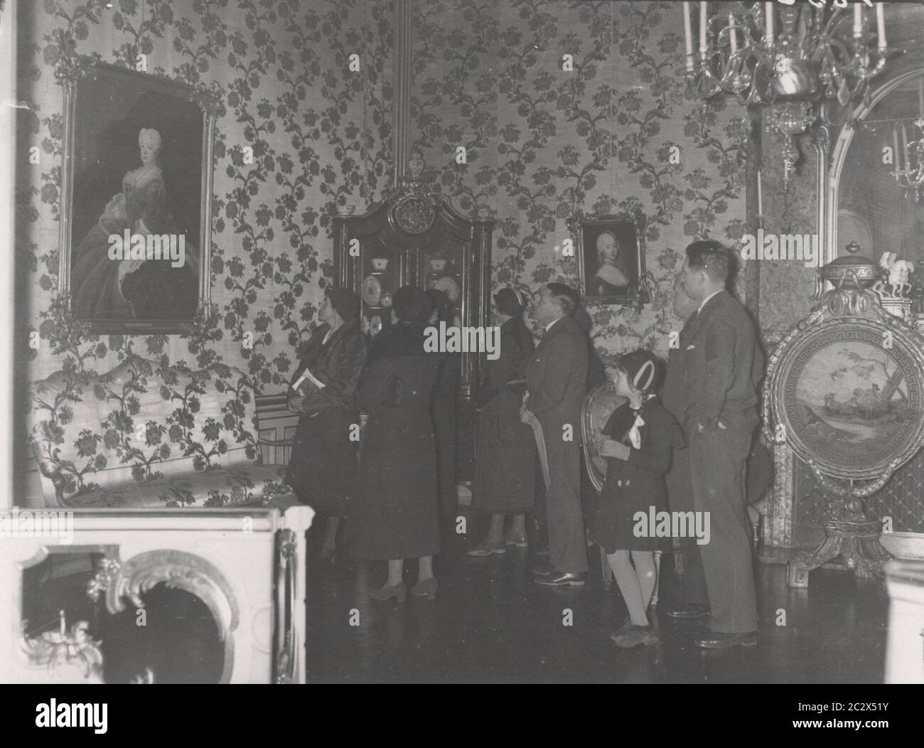 Heinrich Hoffmann Photographs 1933 Adolf Hitler's official photographer ...