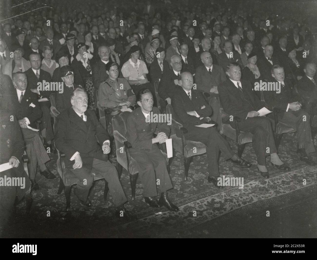 Heinrich Hoffmann Photographs 1933 Adolf Hitler's official photographer ...