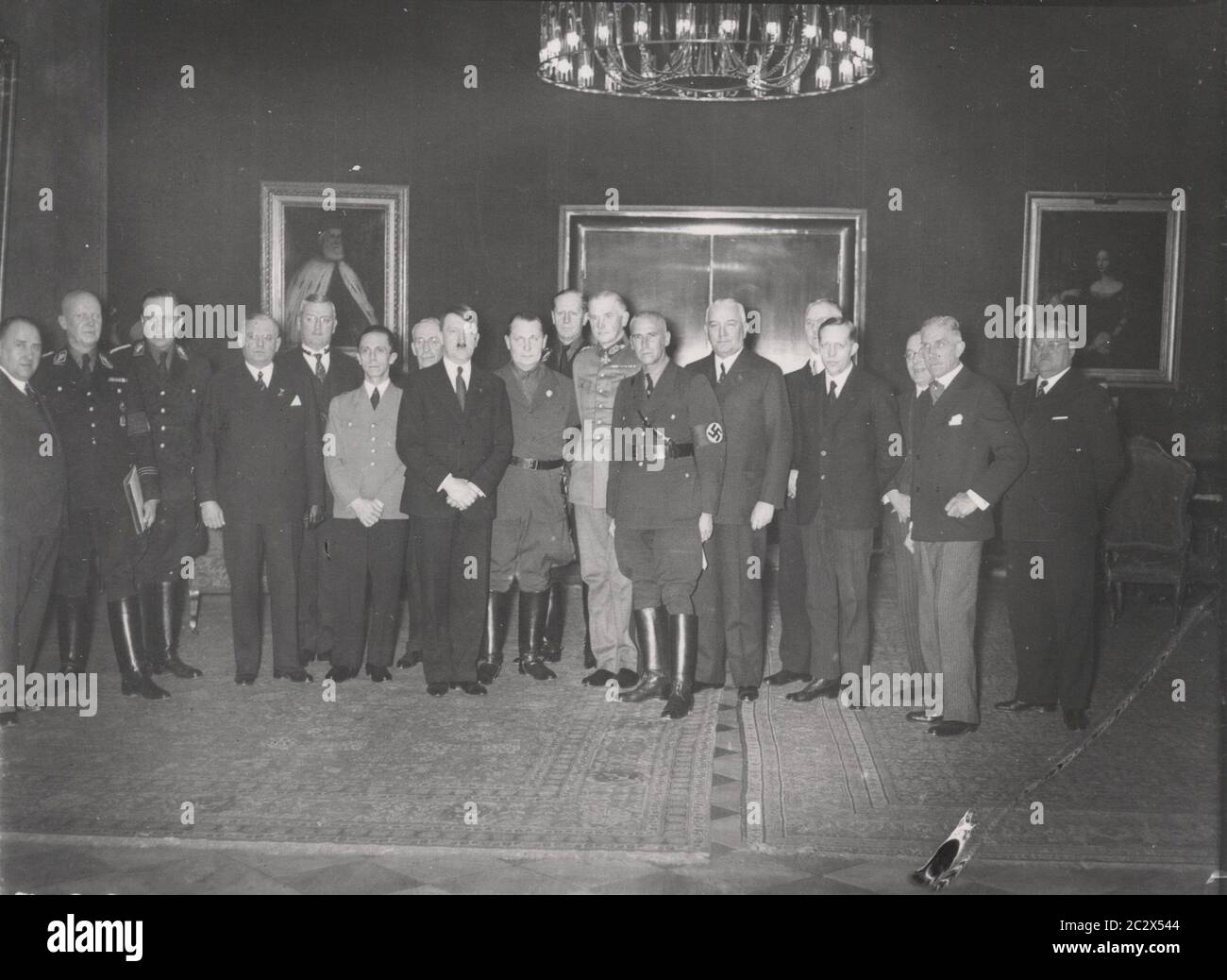 Heinrich Hoffmann Photographs 1933 Adolf Hitler's official photographer ...