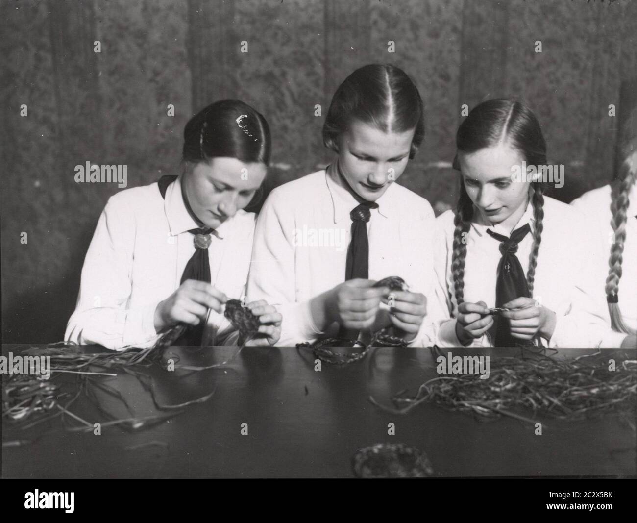 BDM- collects for the winter aid plant Heinrich Hoffmann Photographs ...