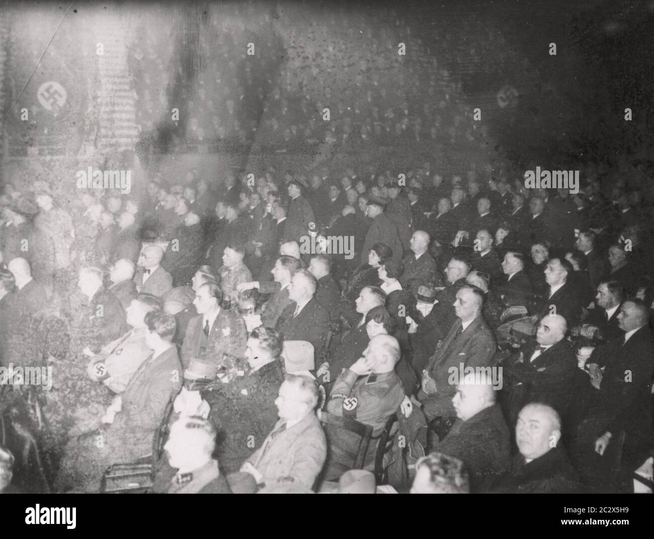 Heinrich Hoffmann Photographs 1933 Adolf Hitler's official photographer ...