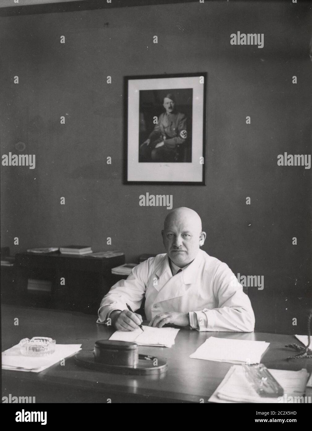 Portraits Heinrich Hoffmann Photographs 1933 Adolf Hitler's official ...