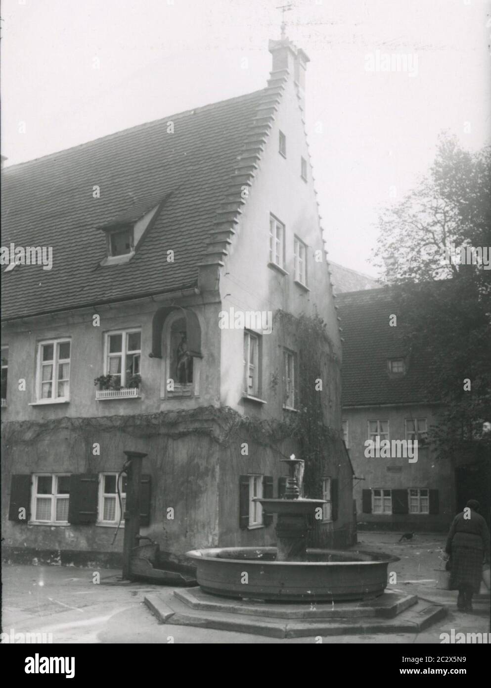 Adolf hitler official 1933 archive portrait hi-res stock photography ...
