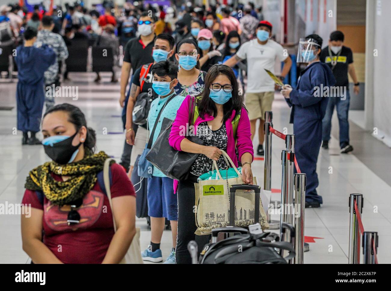 Paranaque integrated terminal exchange hi-res stock photography and ...