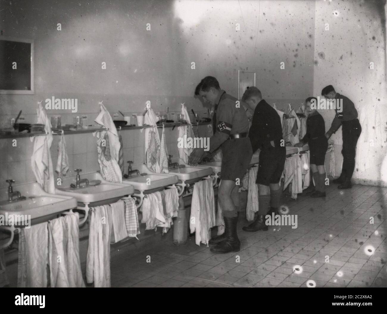 Hitler Youth School Heinrich Hoffmann Photographs 1933 Adolf Hitler's ...