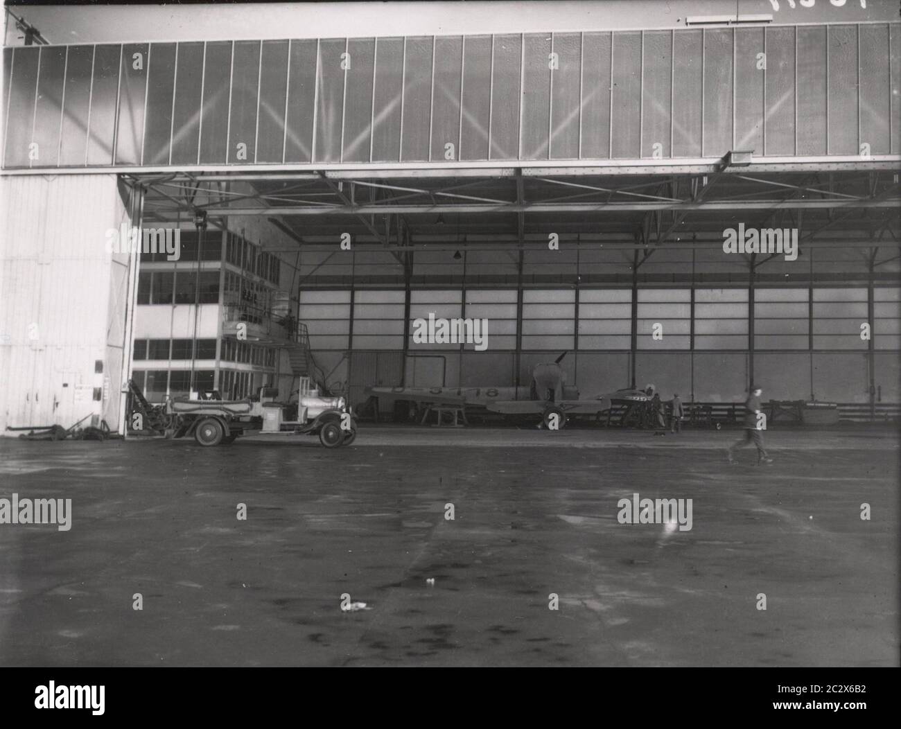 Flughafenan Tempelhof Berlin Heinrich Hoffmann Photographs 1933 Adolf ...