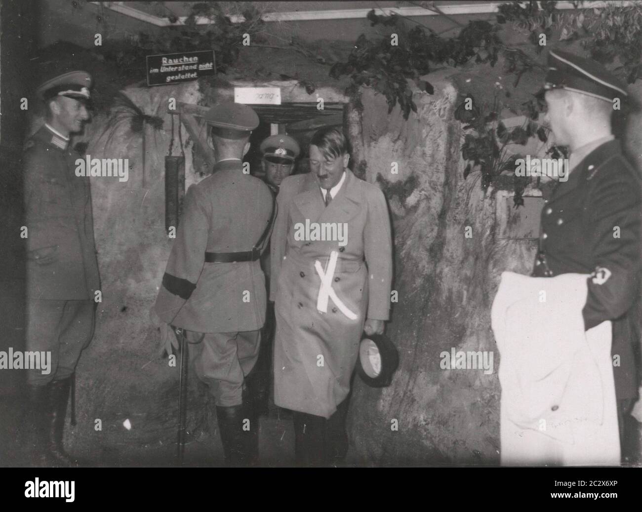 Hitler visits the radio exhibition Berlin - Hitler Heinrich Hoffmann ...