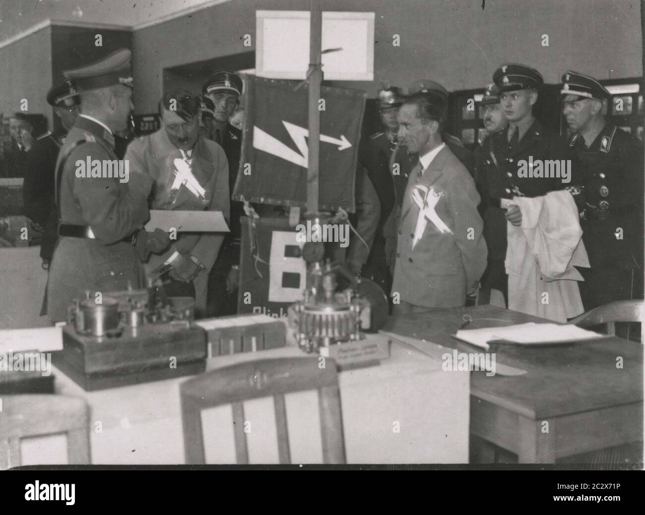 Hitler visits the radio exhibition Berlin - Hitler - Goebbels Heinrich ...