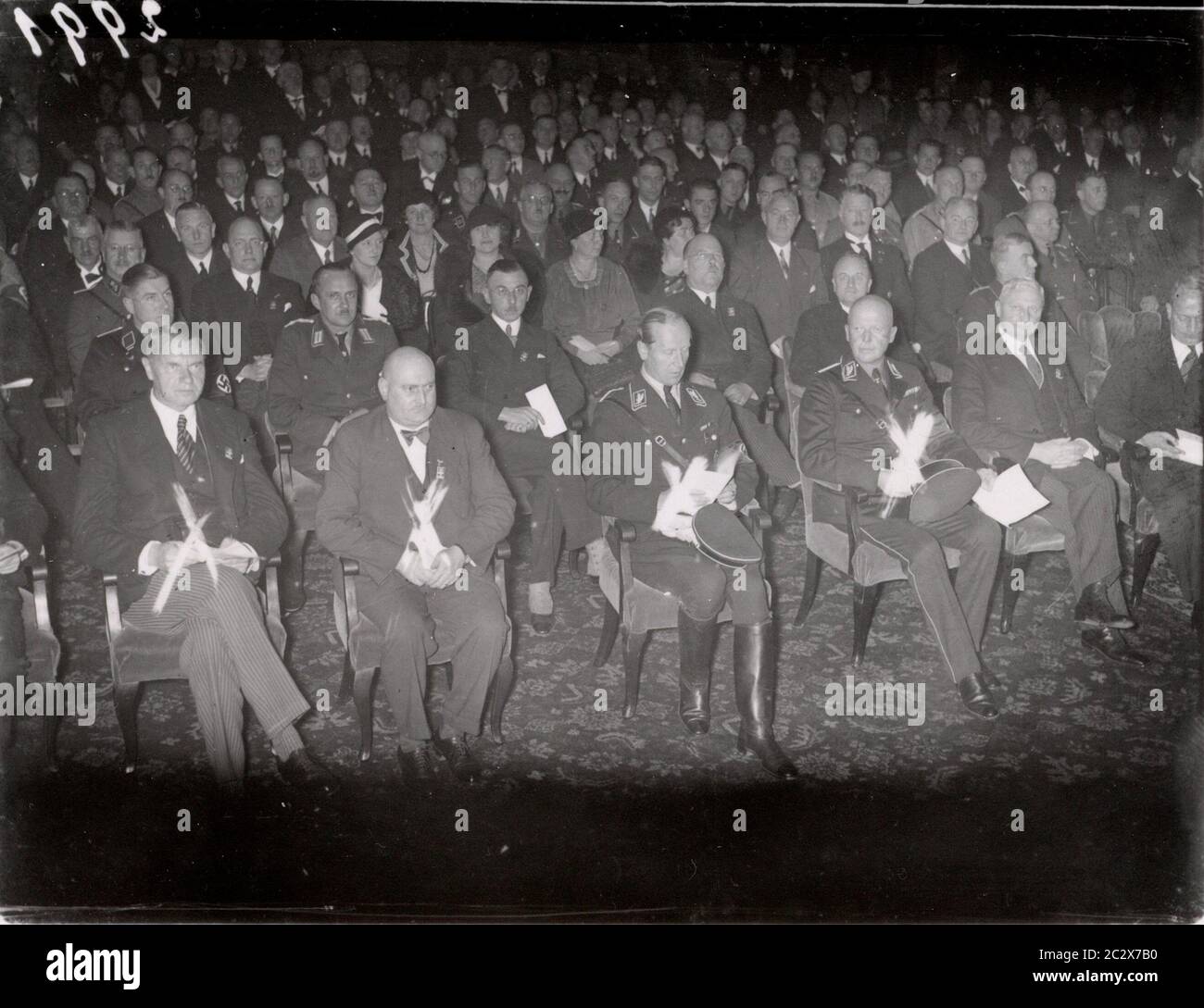 Heinrich Hoffmann Photographs 1933 Adolf Hitler's official photographer ...